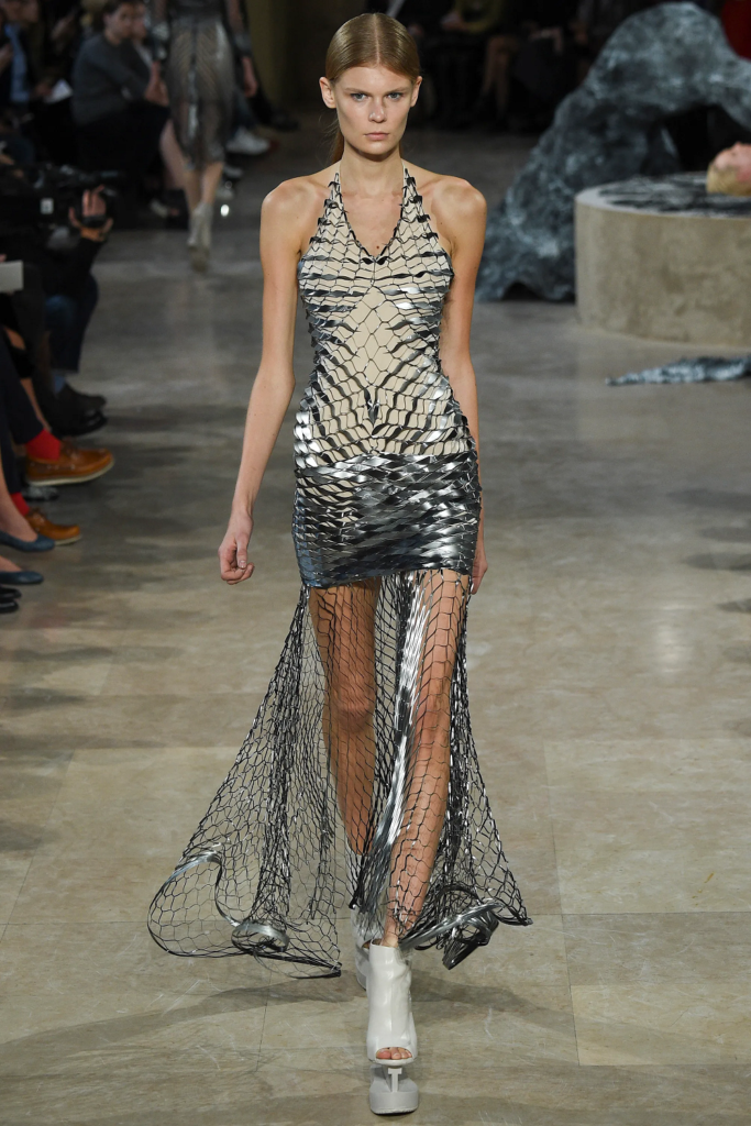 What IS a MIRROR DRESS? • WOW Styles Curated by SequinQueen